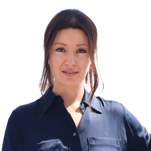 Alicia Alinia - Pogust Goodhead